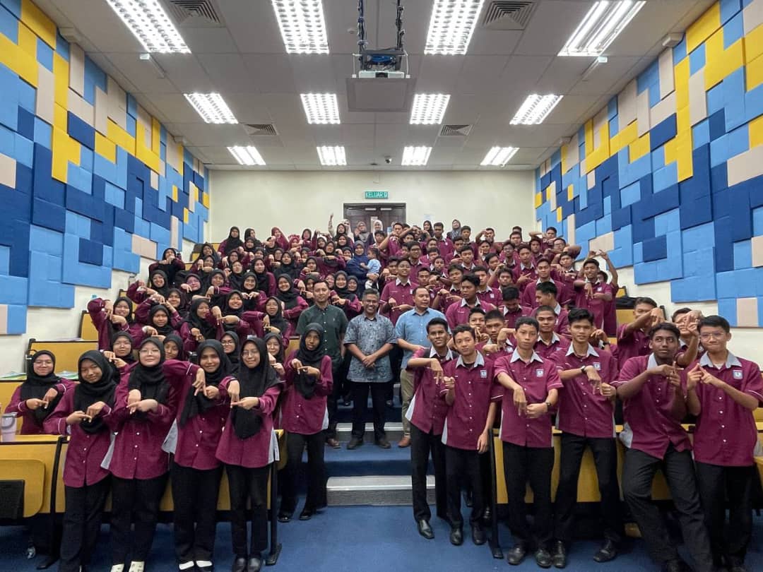 FTKEE UMP - Perkampungan Ilmu SPM 2025: Misi Cemerlang SBPI Tun Abdul Razak